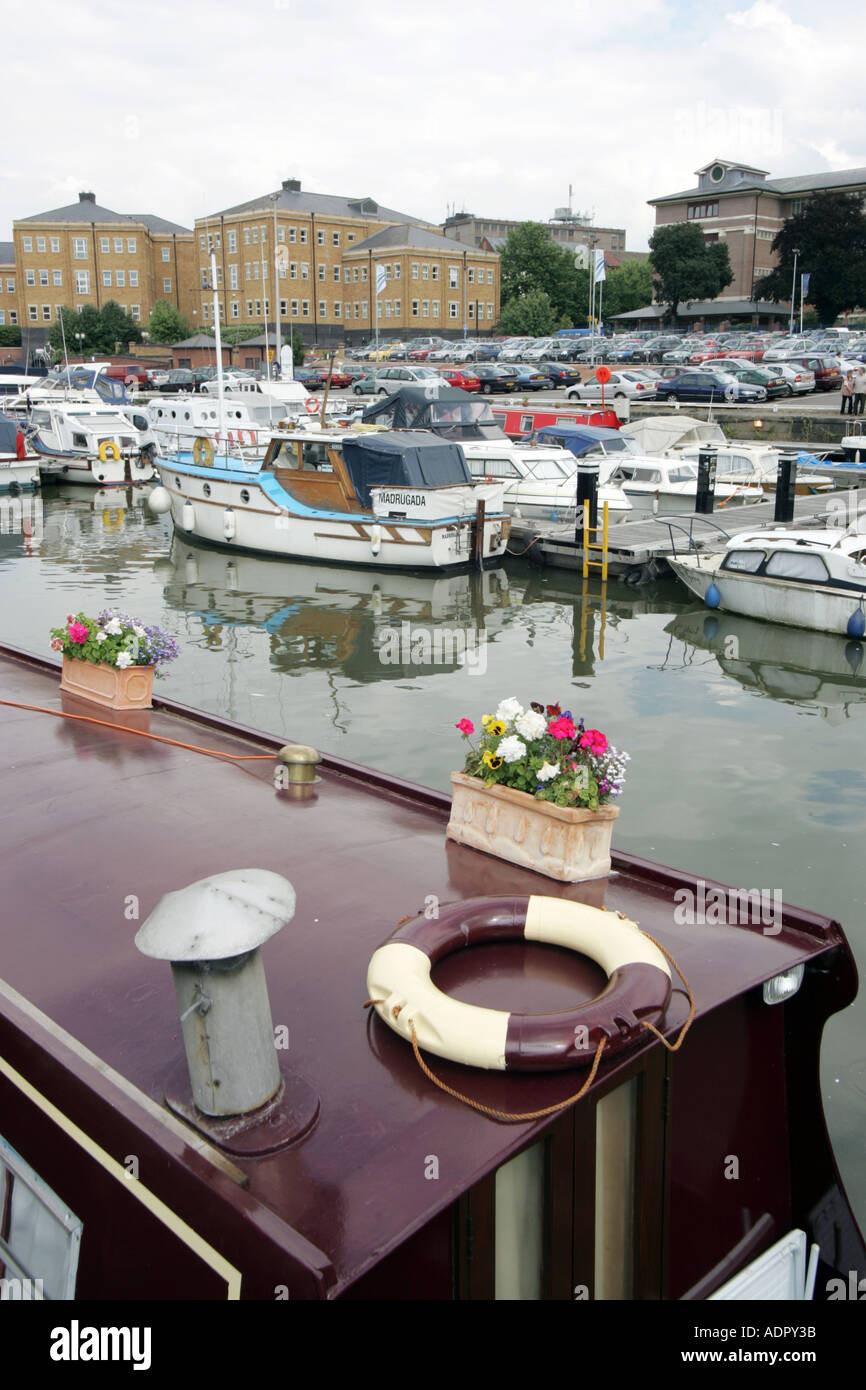Burgundy canal narrow boat hi-res stock photography and images - Alamy