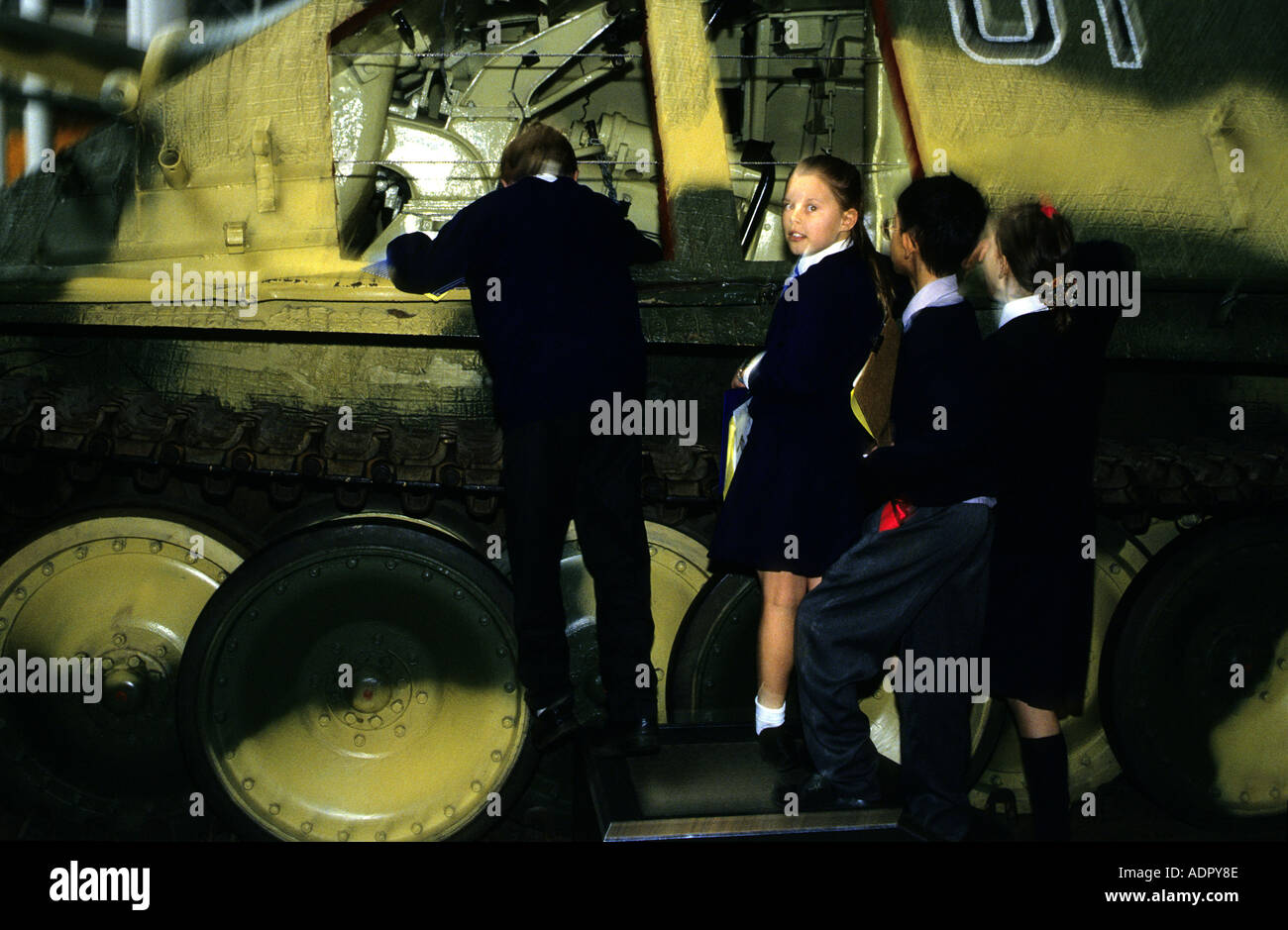 Ww2 london children hi-res stock photography and images - Alamy