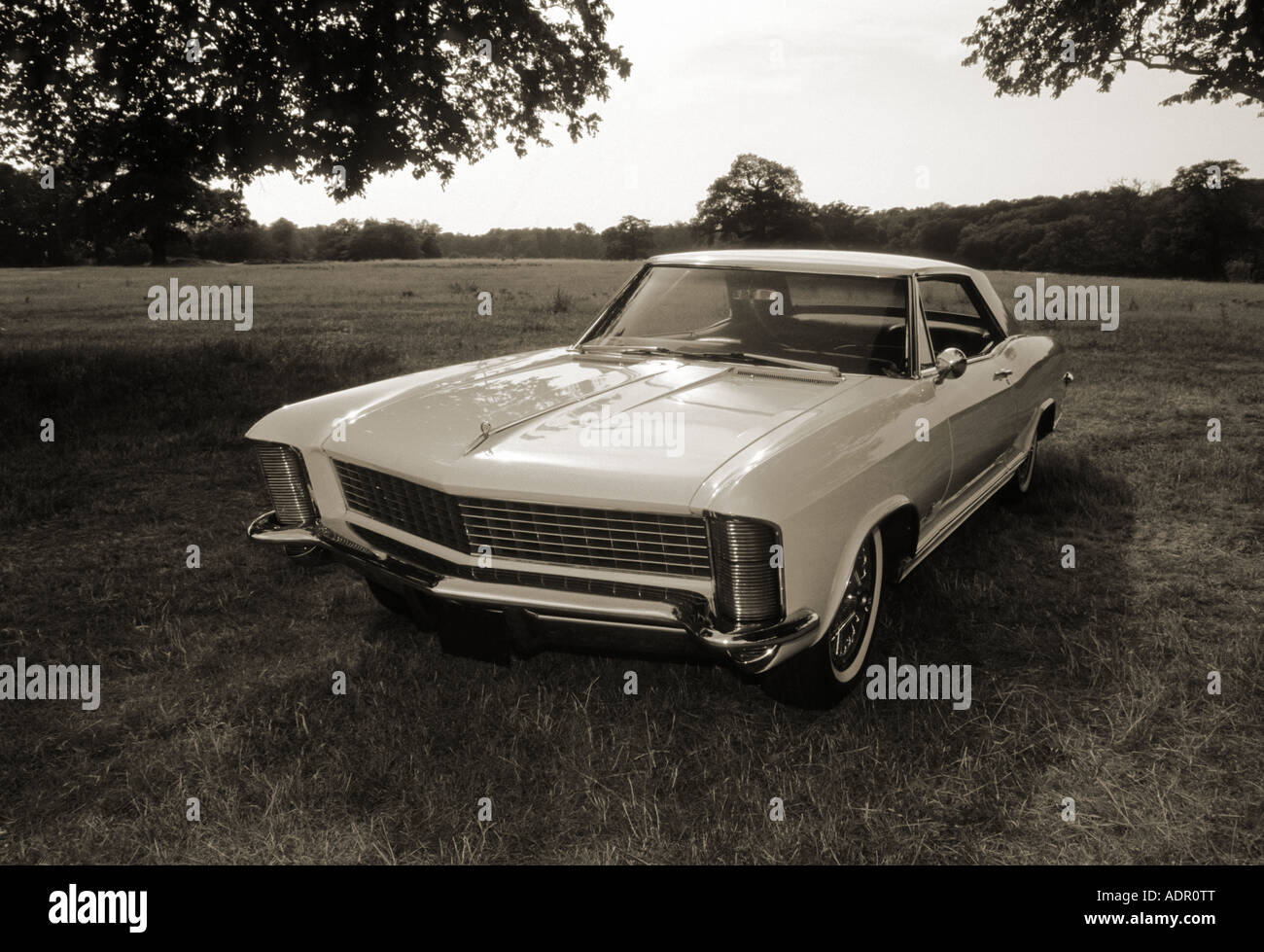 Buick riviera 1960s hi-res stock photography and images - Alamy
