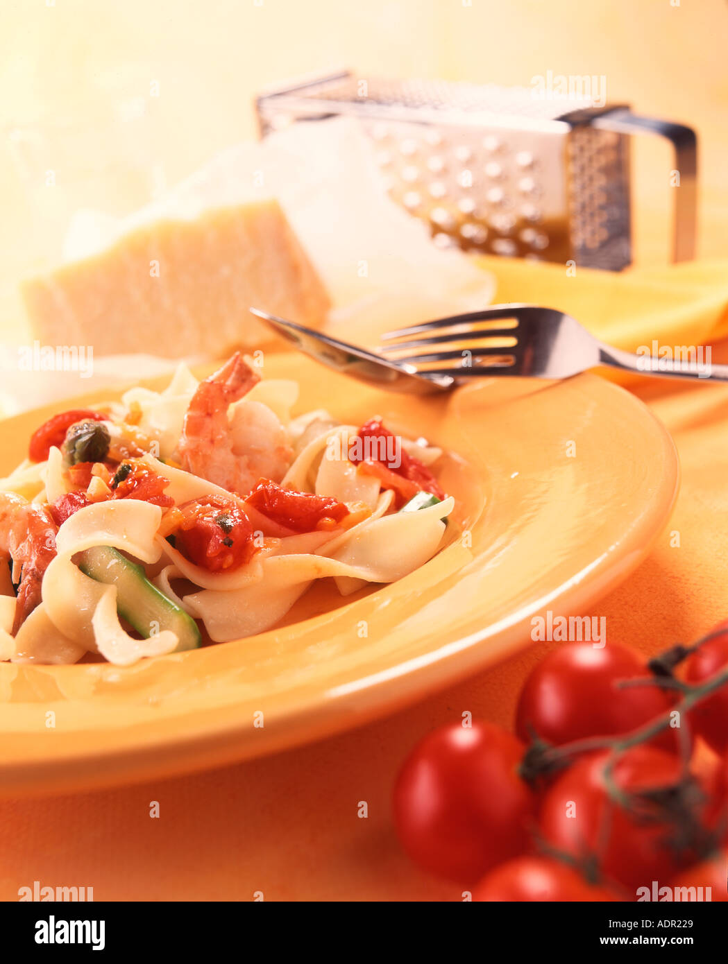 Pasta mit Tomaten und Scampi Pasta with tomatoes and scampi Stock Photo ...