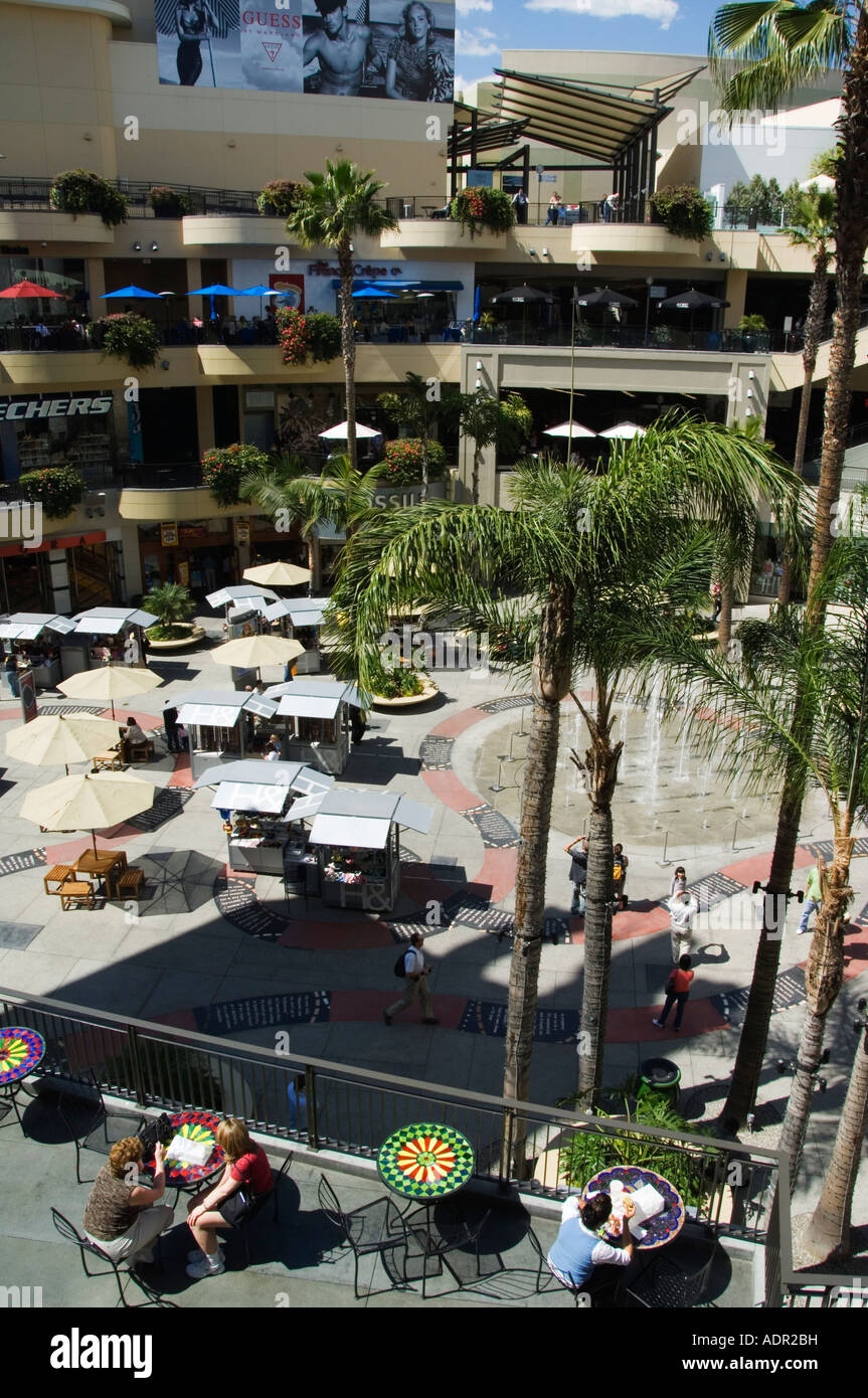 Hollywood and highland exterior hi-res stock photography and images - Alamy