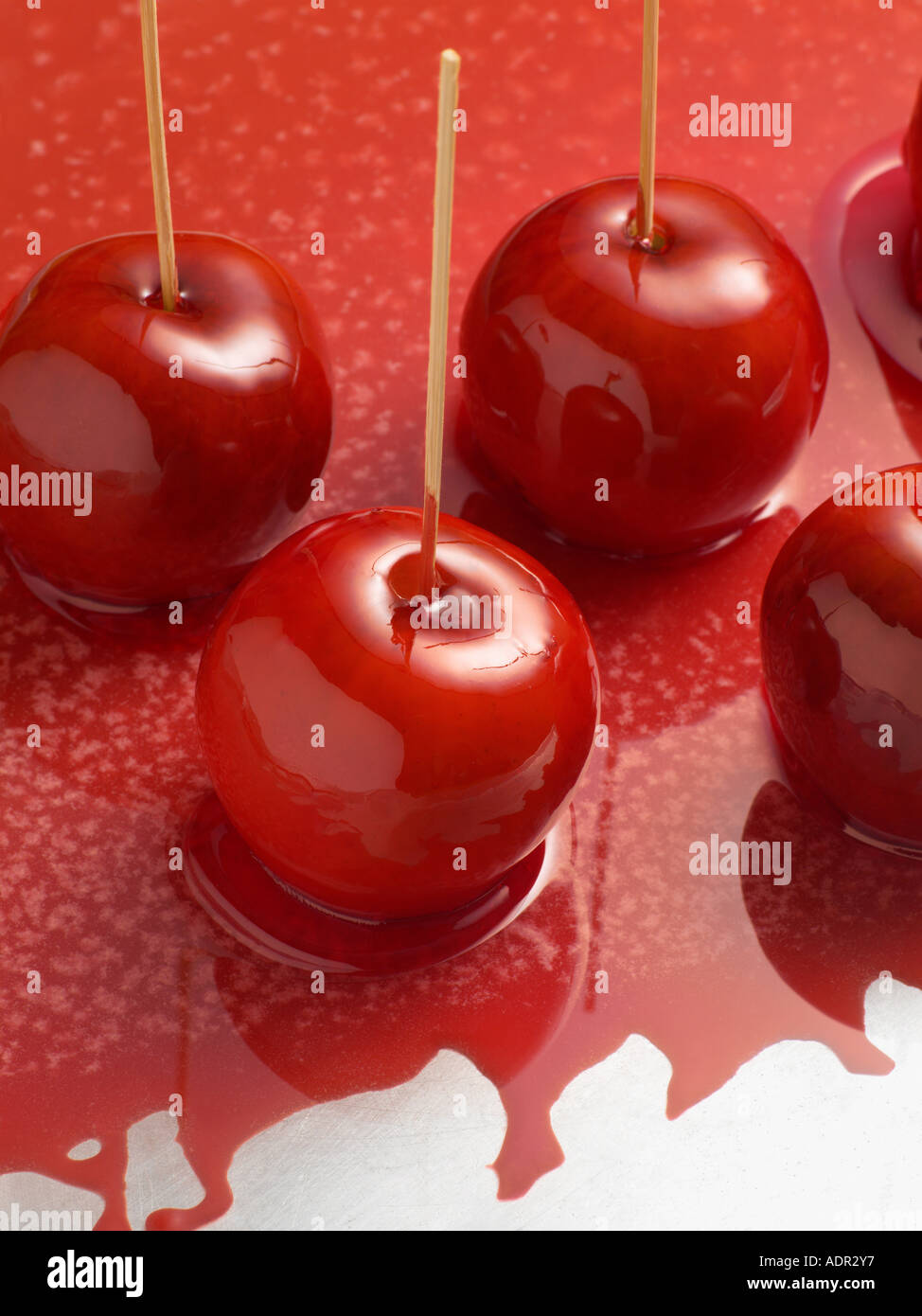 Toffee apples small hi-res stock photography and images - Alamy