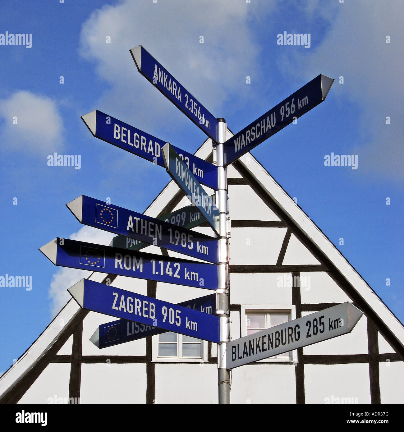 direction sign, Germany, North Rhine-Westphalia, Ruhr Area, Herdecke ...
