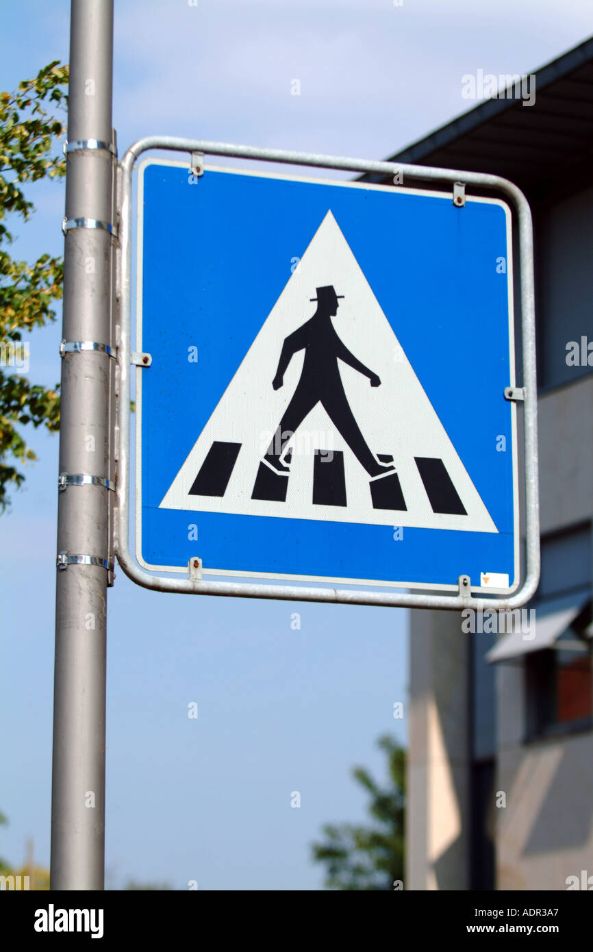 Jaywalking sign hi-res stock photography and images - Alamy