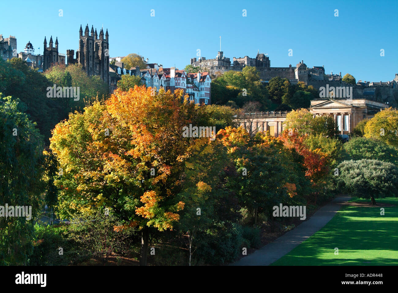 Scottish autumn colours hi-res stock photography and images - Alamy