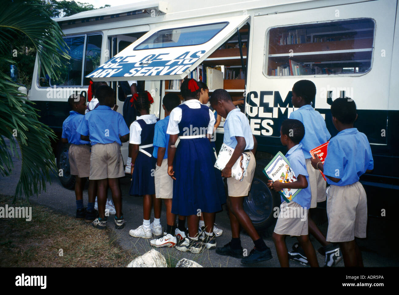 Mobile library children hi-res stock photography and images - Alamy