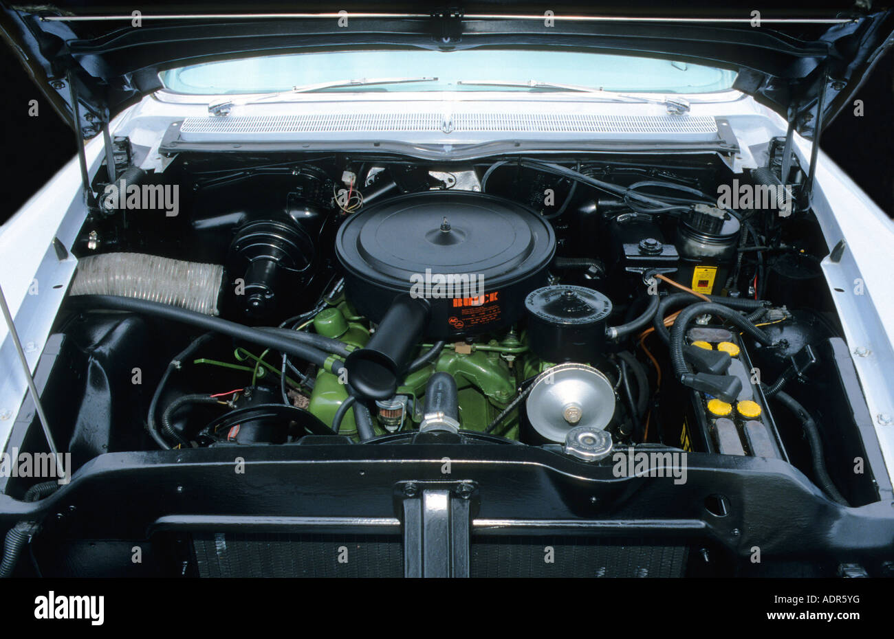 Buick Series 75 Roadmaster of 1958. 364ci Stock Photo - Alamy
