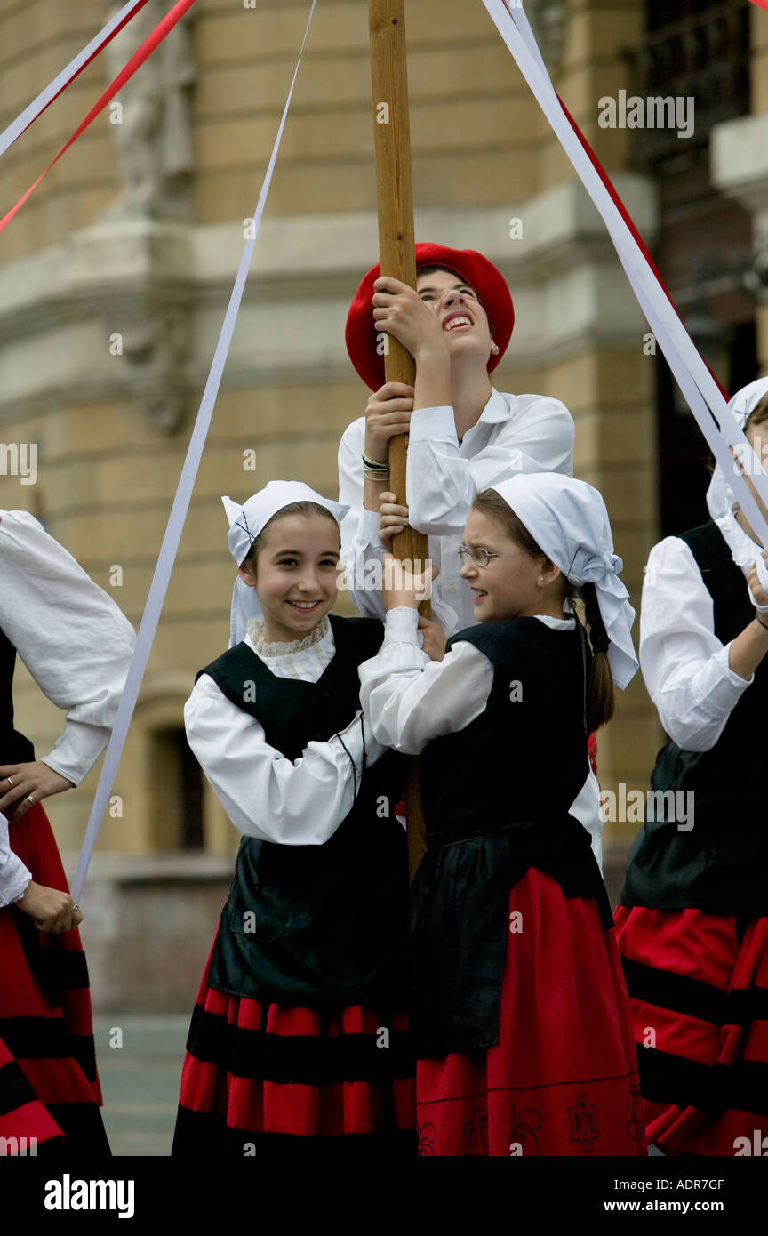 May pole dance hi-res stock photography and images - Alamy
