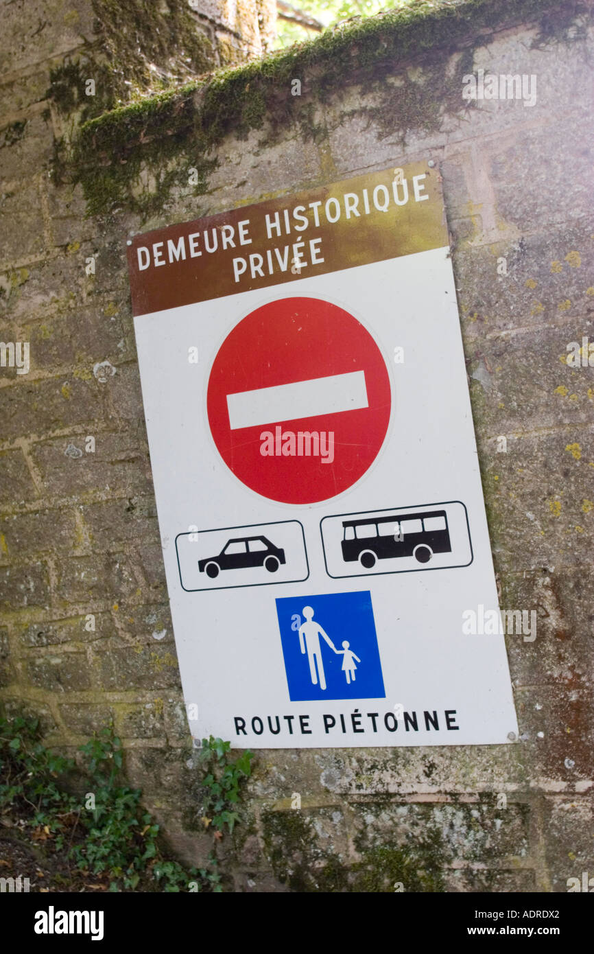 French No entry sign pedestrian route Stock Photo - Alamy