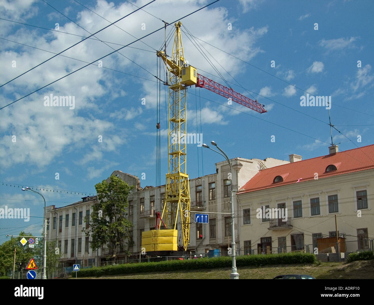 Curved crane hi-res stock photography and images - Alamy
