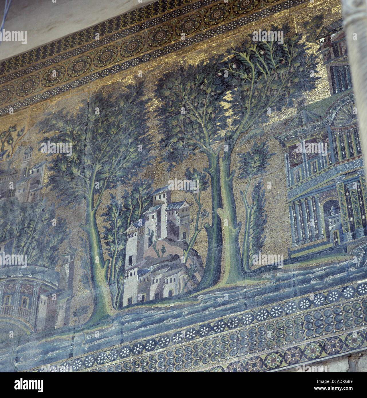 Umayyad mosque of damascus barada hi-res stock photography and images ...