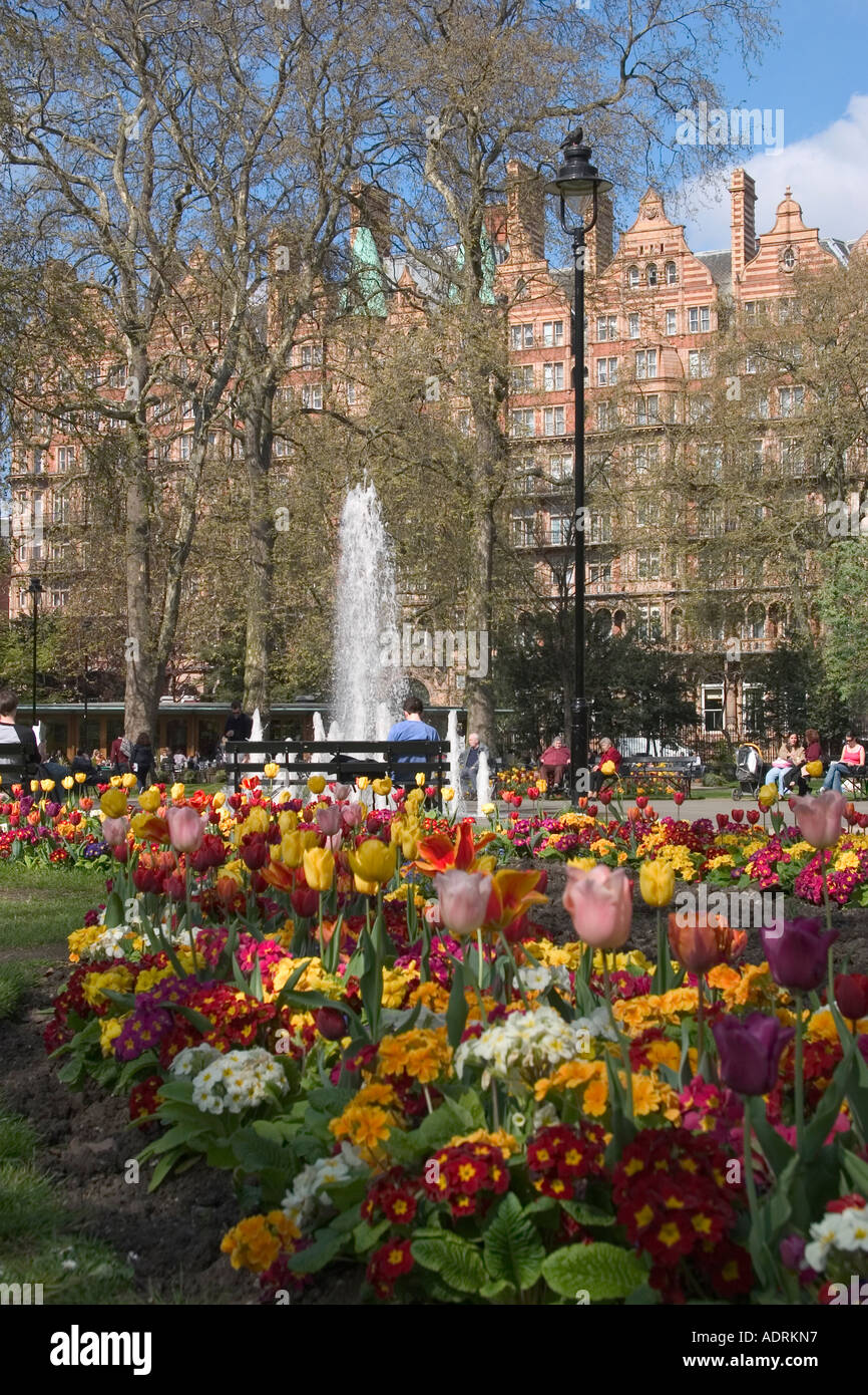 Russell square london bench hi-res stock photography and images - Alamy