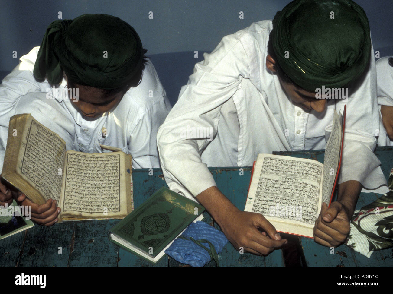 Muslim boys in school quran hi-res stock photography and images - Alamy