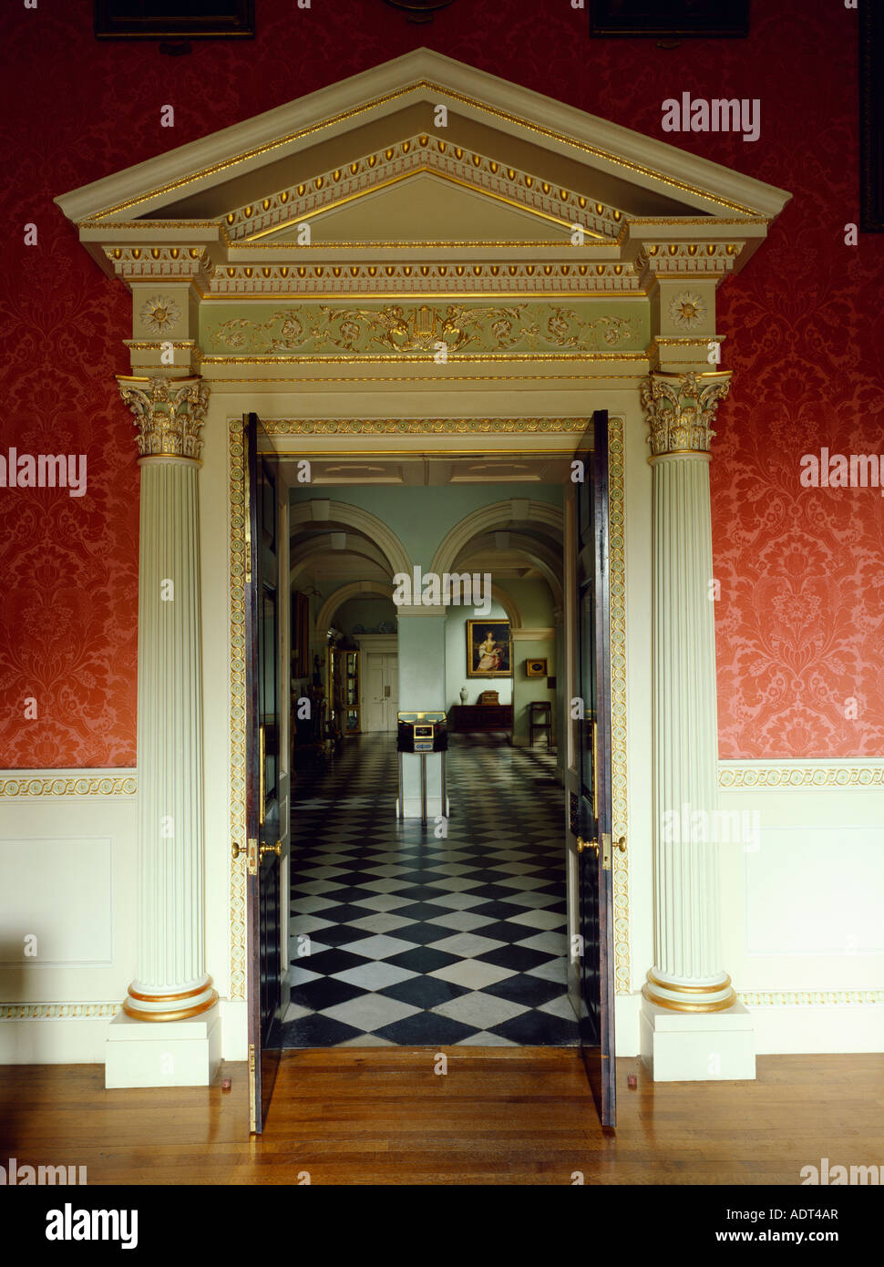 Stately home door hi-res stock photography and images - Alamy