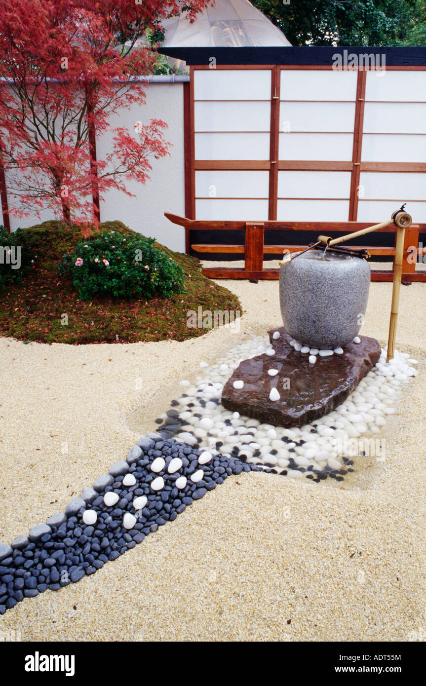 Pebbles gravel hi-res stock photography and images - Alamy