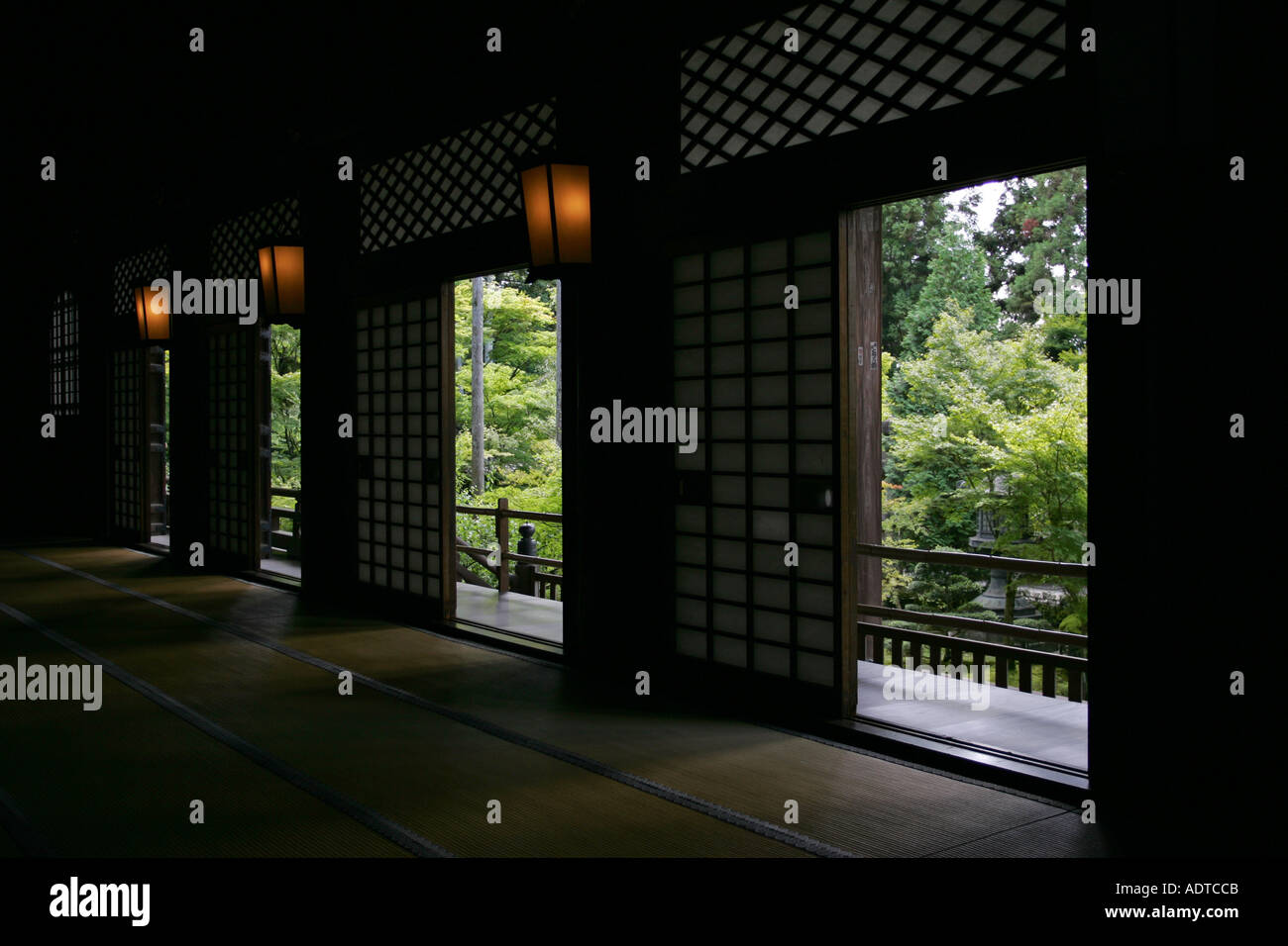 View through a traditional Japanese temple through paper sliding doors ...