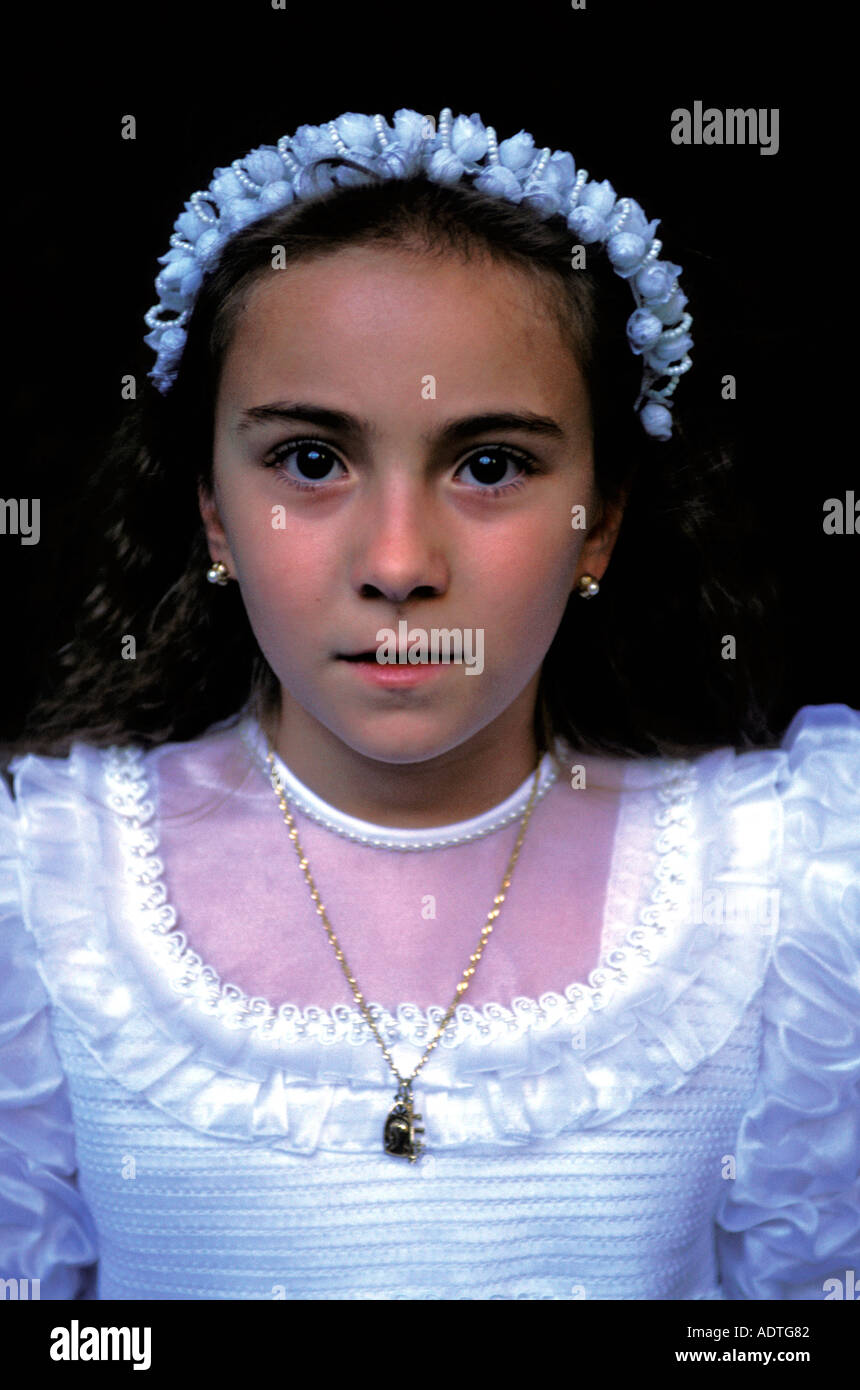 Holy communion girls hi-res stock photography and images - Alamy