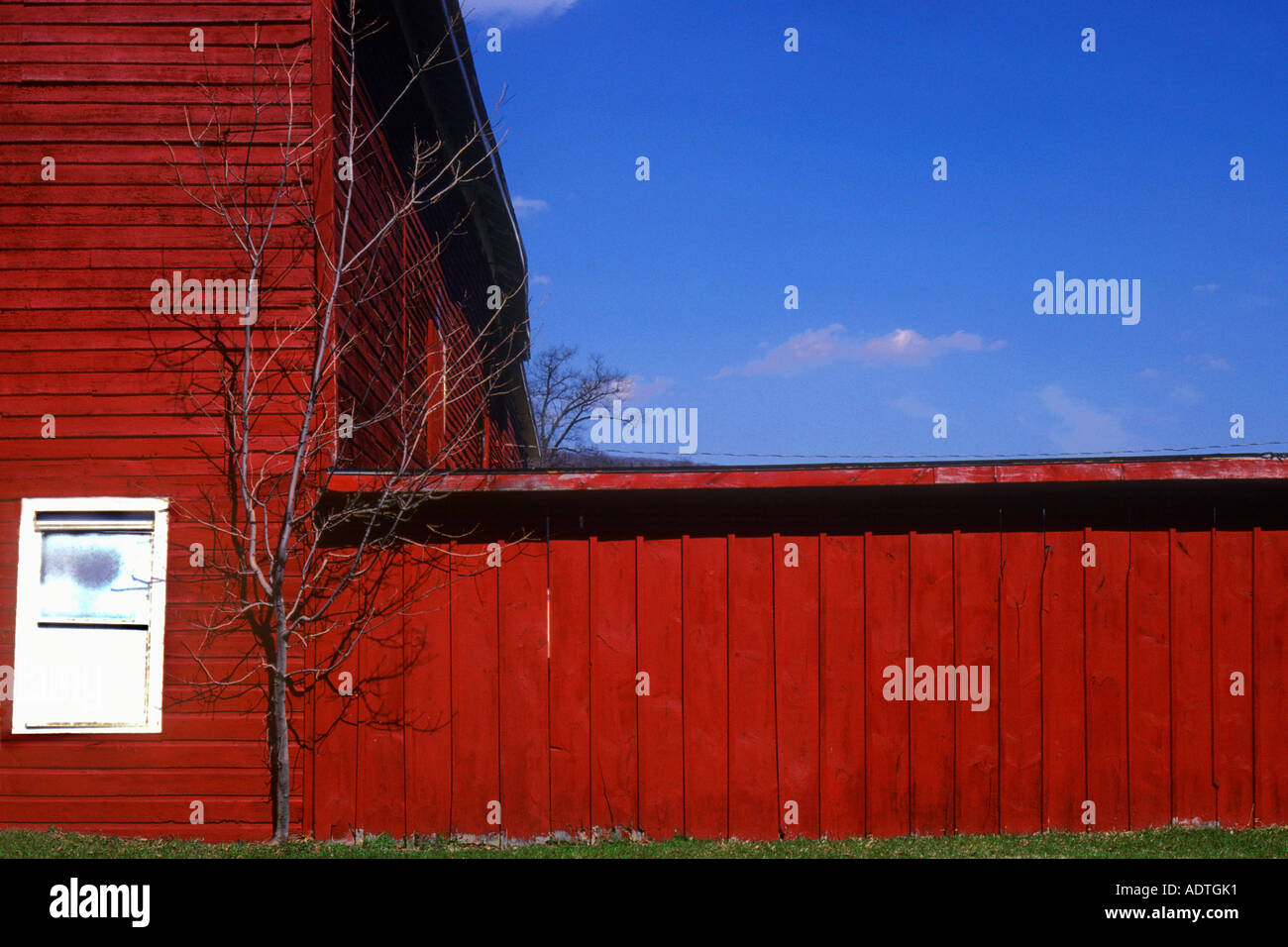 Barn. Old red barn facade in rural America. Massachusetts USA Stock ...
