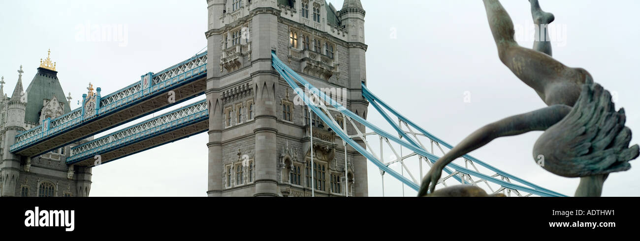 Boy dolphin statue tower bridge hi-res stock photography and images - Alamy