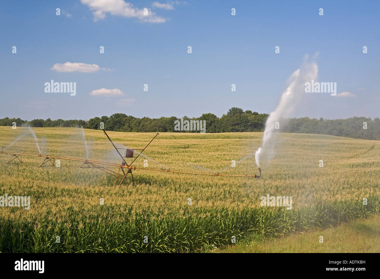 Corn irrigation usa hi-res stock photography and images - Alamy