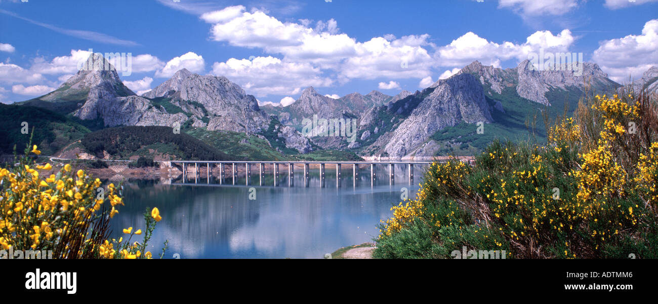 Riano northern spain reservoir hi-res stock photography and images - Alamy