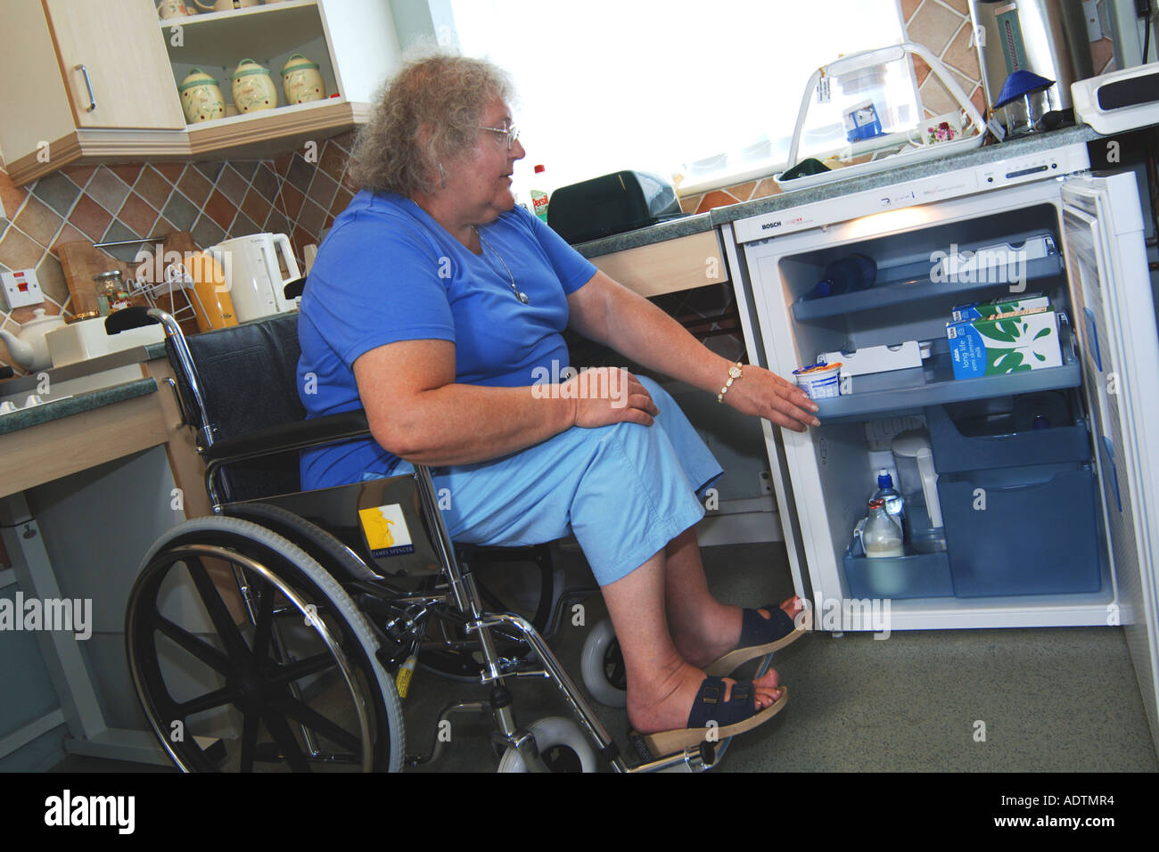 Kitchen adapted for wheelchair hi-res stock photography and images - Alamy Kitchen adapted for wheelchair hi-res stock photography and images - Alamy