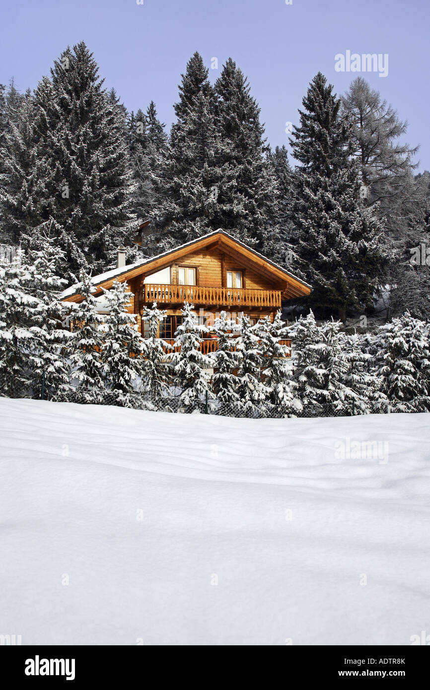 Traditional swiss chalet construction hi-res stock photography and ...