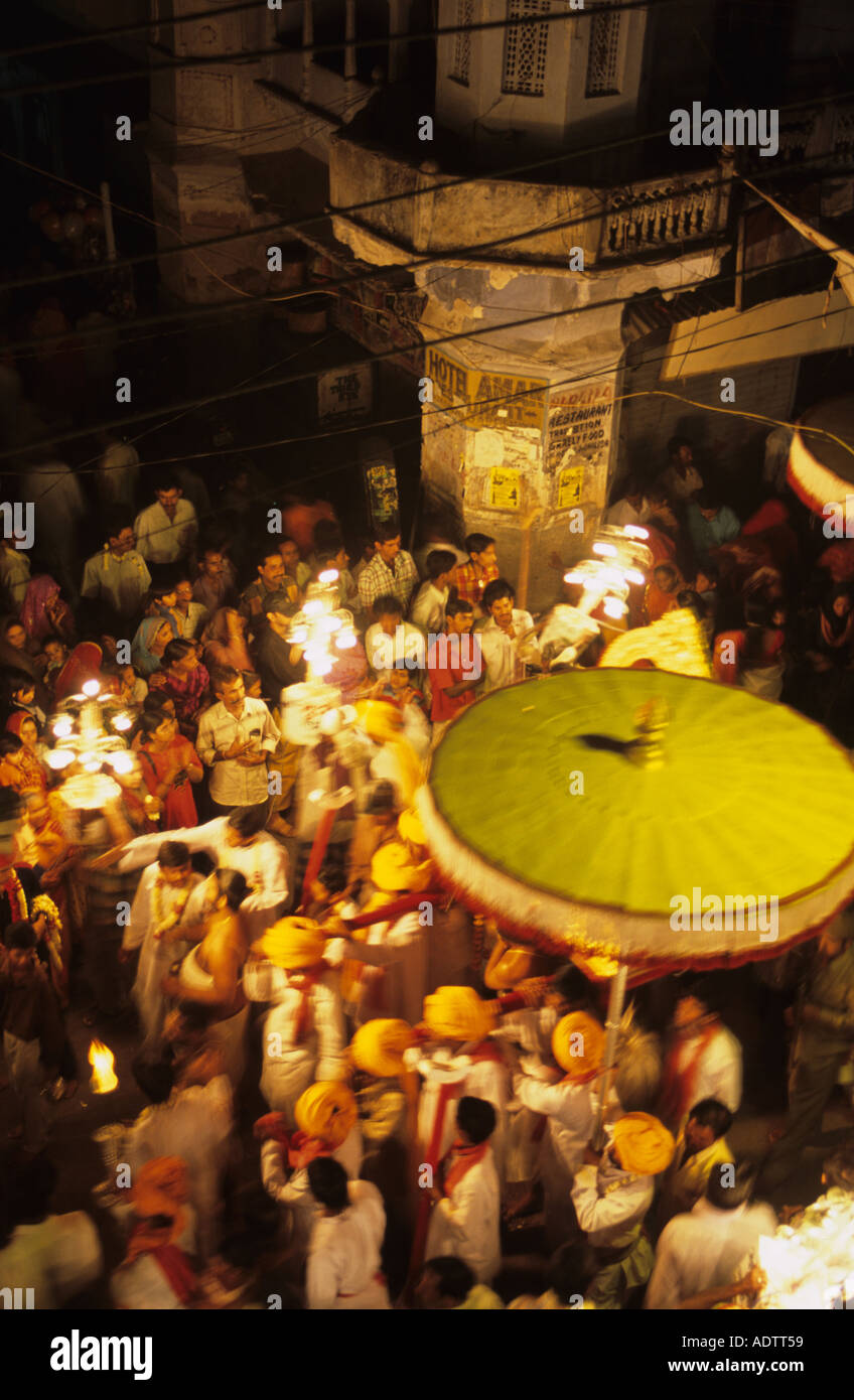 Hindu procession in Pushkar India Stock Photo - Alamy