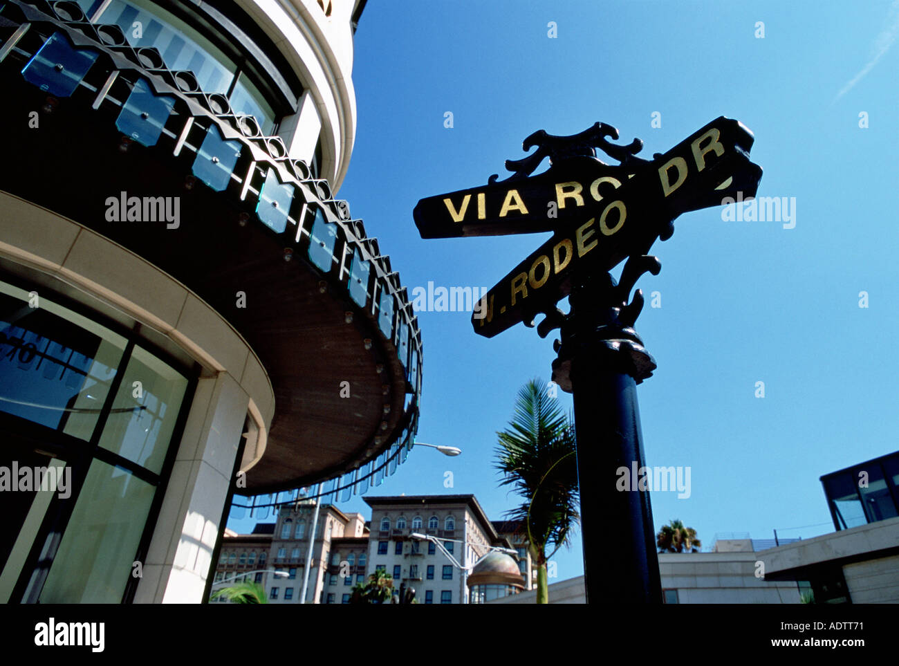 Luxury store signs high hi-res stock photography and images - Alamy