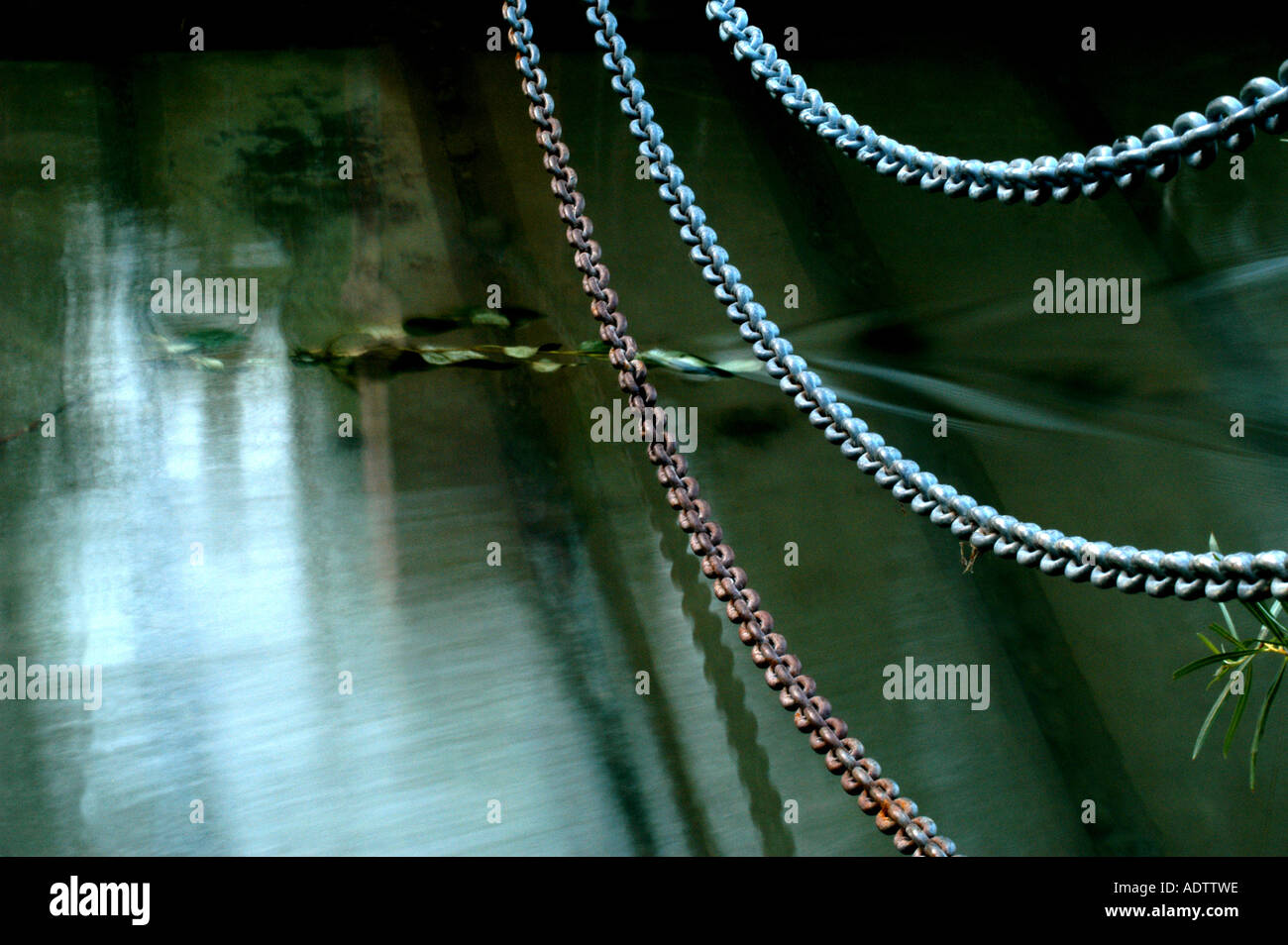 Water chains hi-res stock photography and images - Alamy