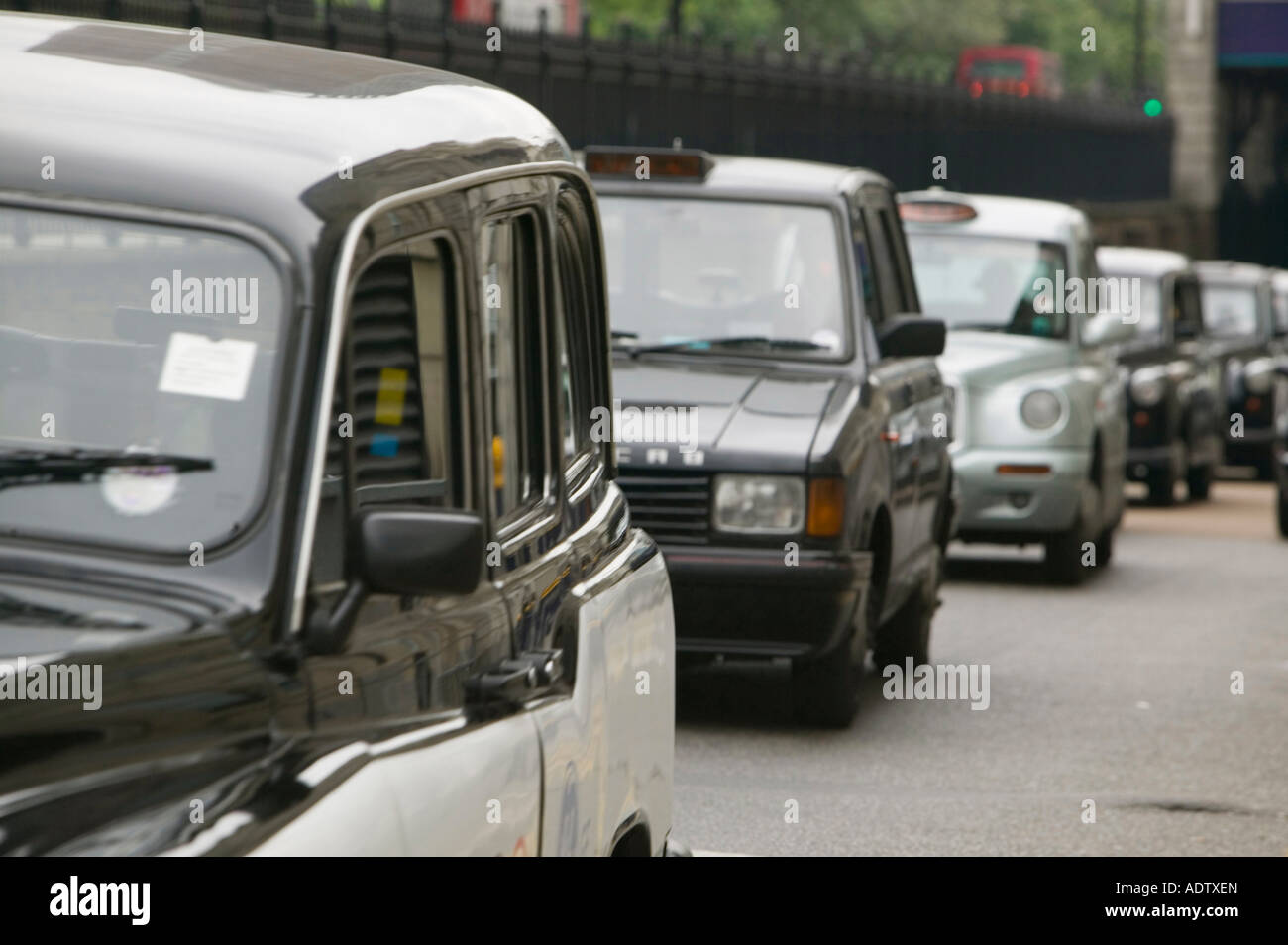 Paddington taxi rank hi-res stock photography and images - Alamy