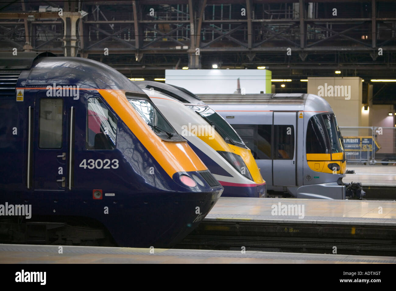 Paddington carriage train hi-res stock photography and images - Alamy