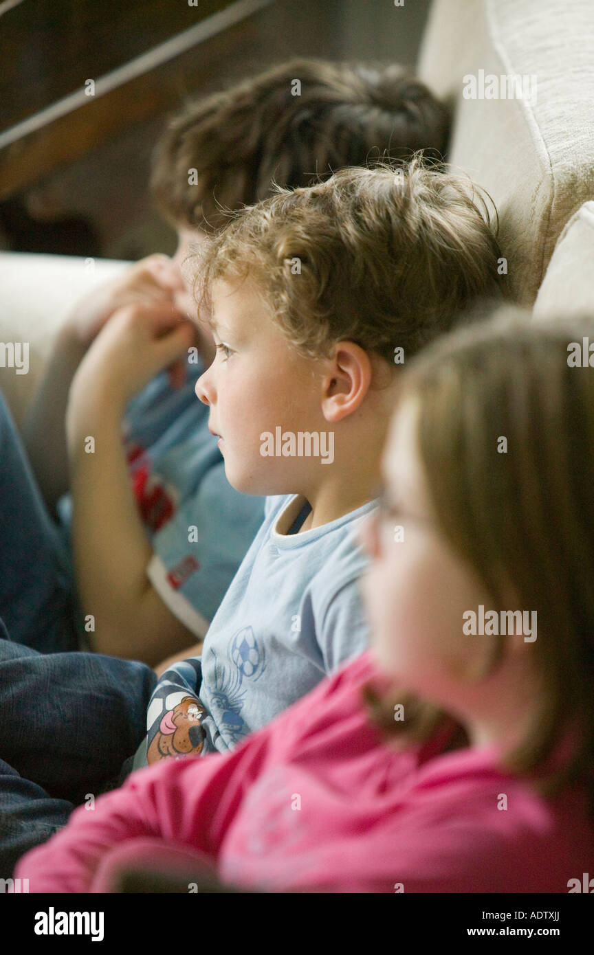 Children watching tv uk hi-res stock photography and images - Alamy