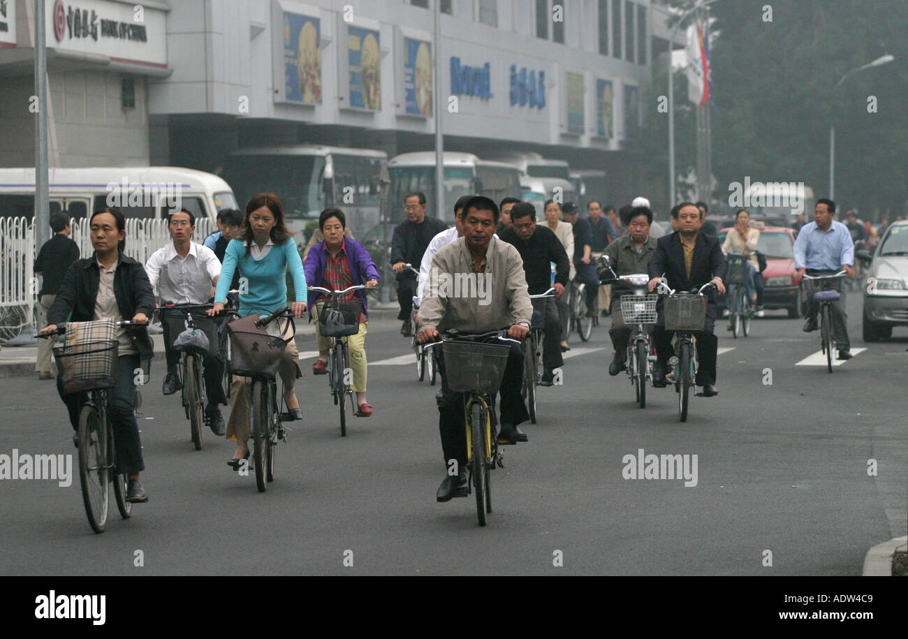 Commuters growth asia hi-res stock photography and images - Alamy