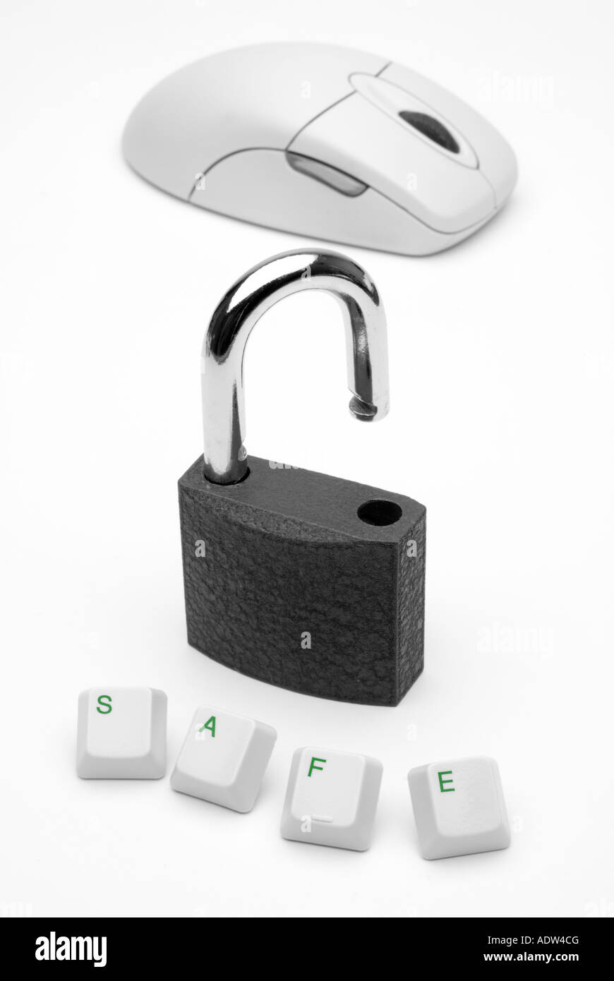 Keys lock money hi-res stock photography and images - Alamy