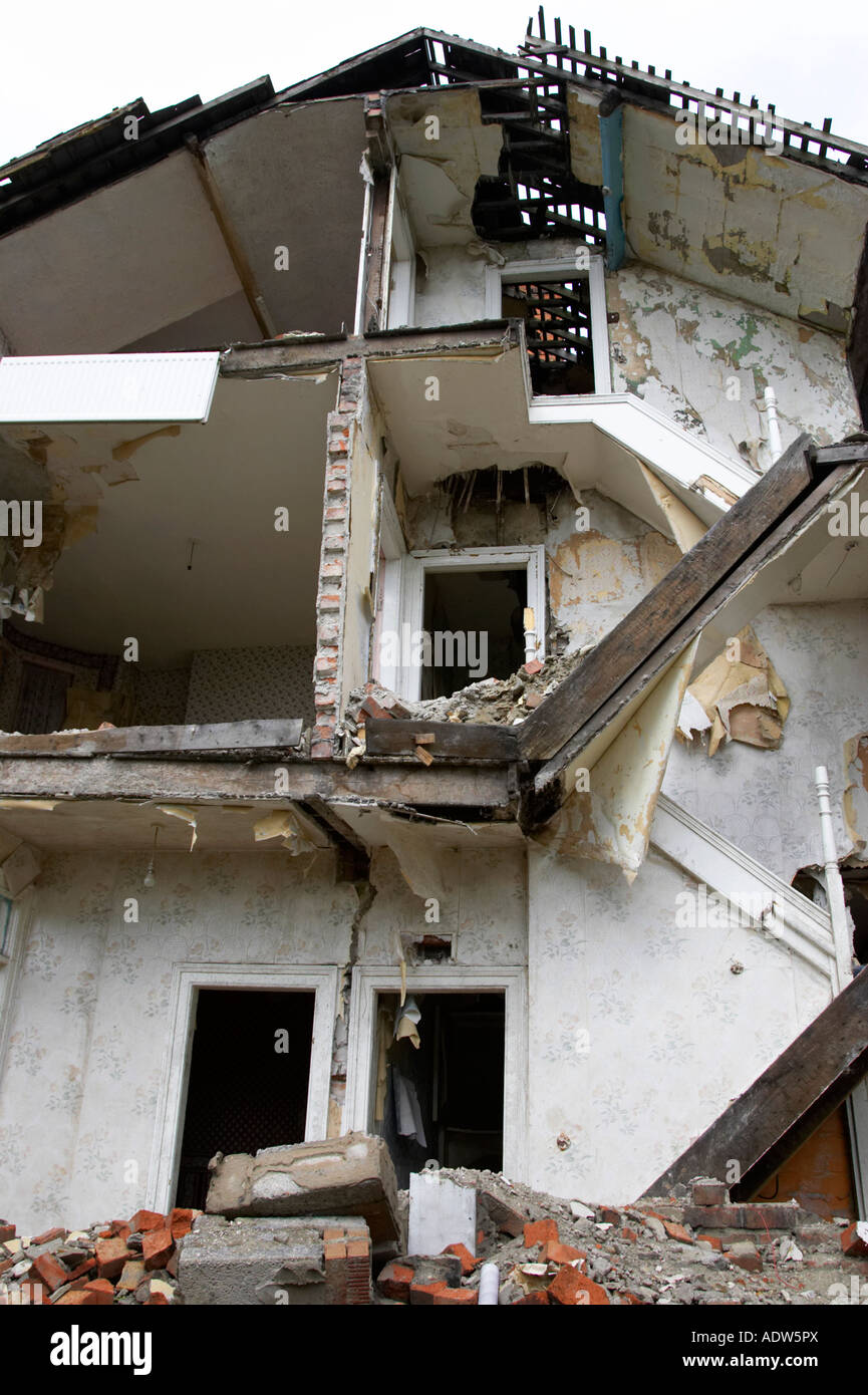partially destroyed old collapsed victorian house in Belfast Stock ...