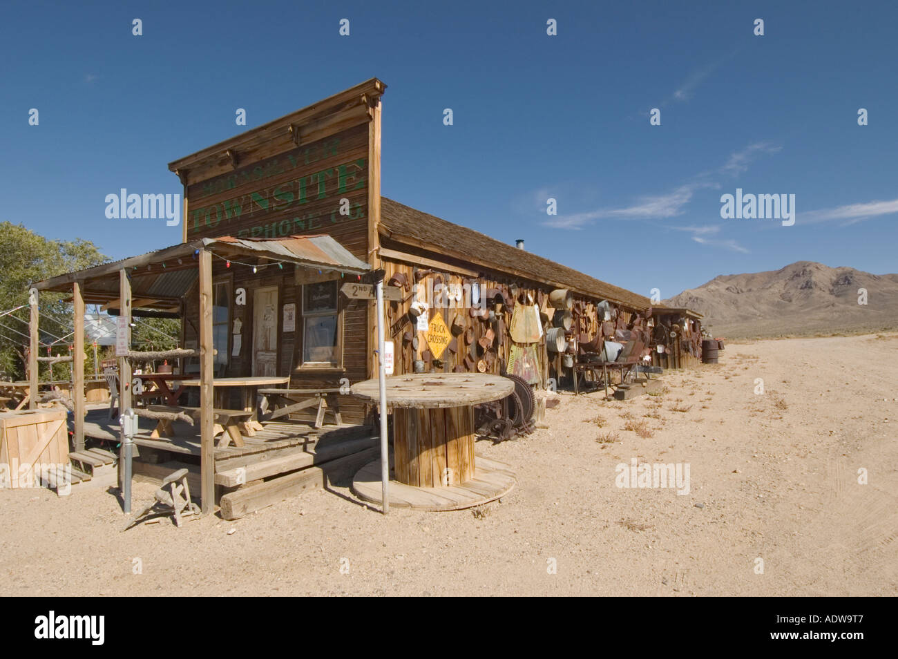 Point of gold hi-res stock photography and images - Alamy