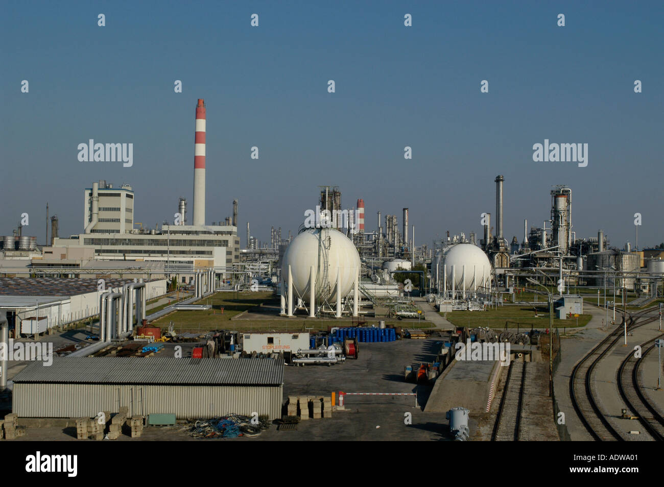 Omv refinery schwechat hi-res stock photography and images - Alamy