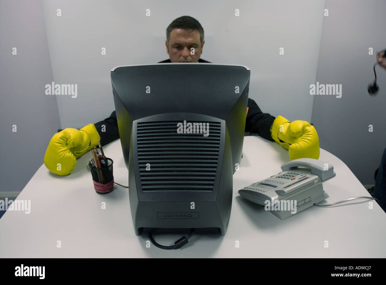 Fighting with the computer hi-res stock photography and images - Alamy