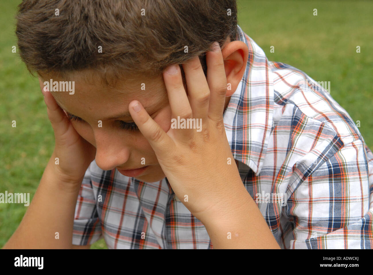 Children in distress hi-res stock photography and images - Alamy