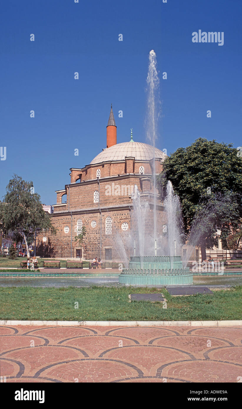 Banya Bashi Mosque - The Mosque By The Bath House - In Sofia The ...
