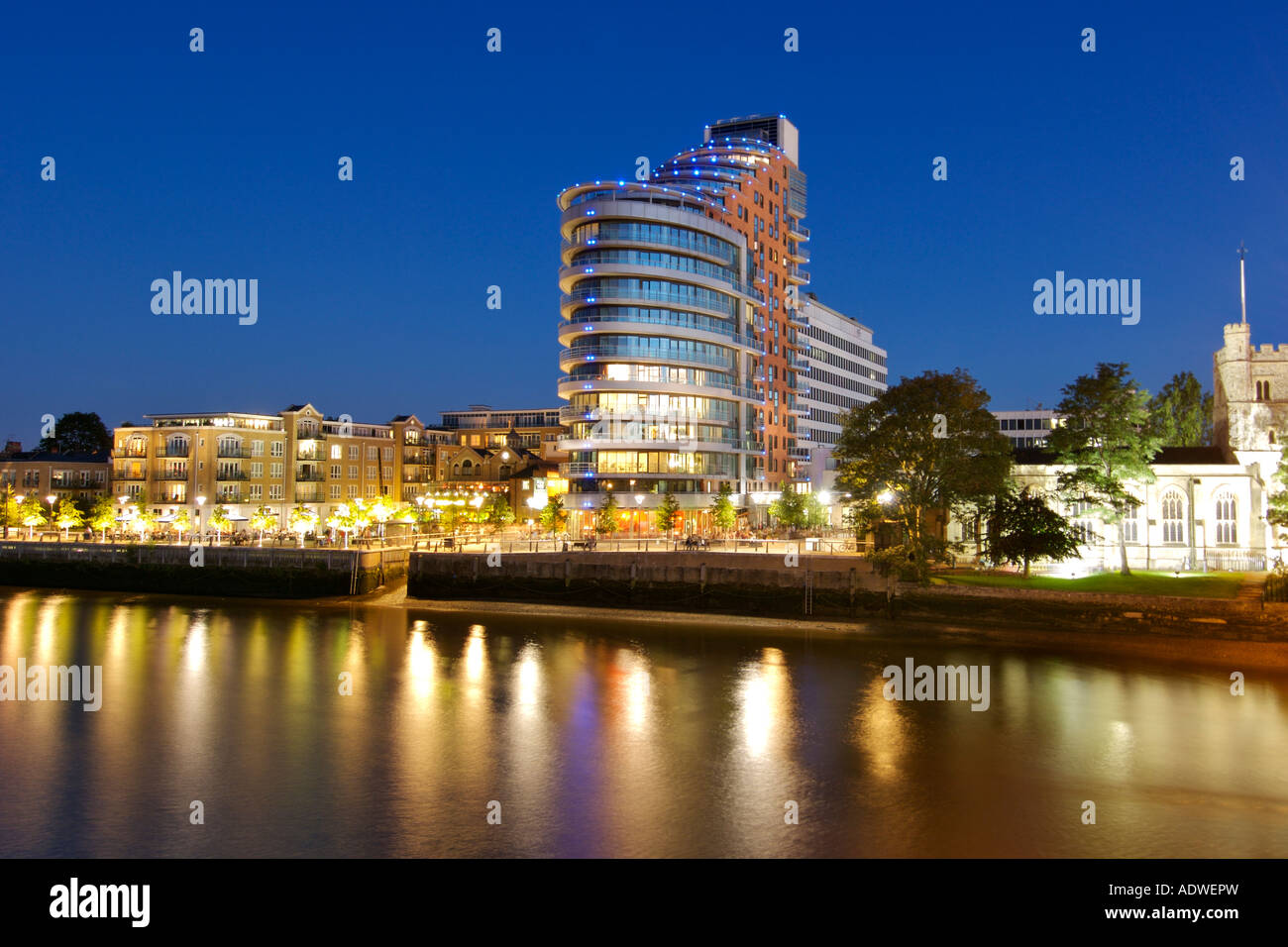 Dusk view of the Putney embankment and Putney Wharf Tower apartment ...