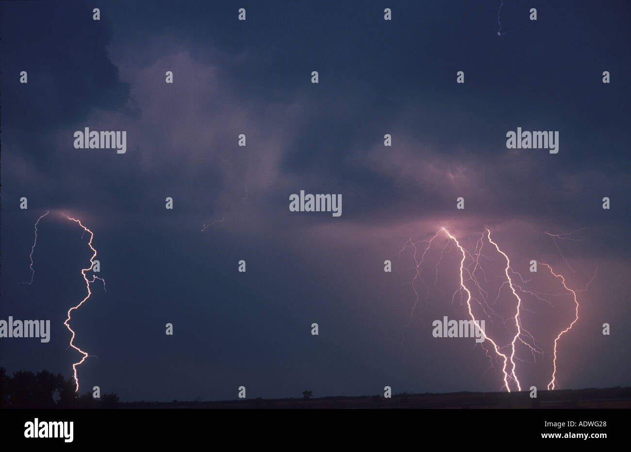 Fork lightning hi-res stock photography and images - Alamy