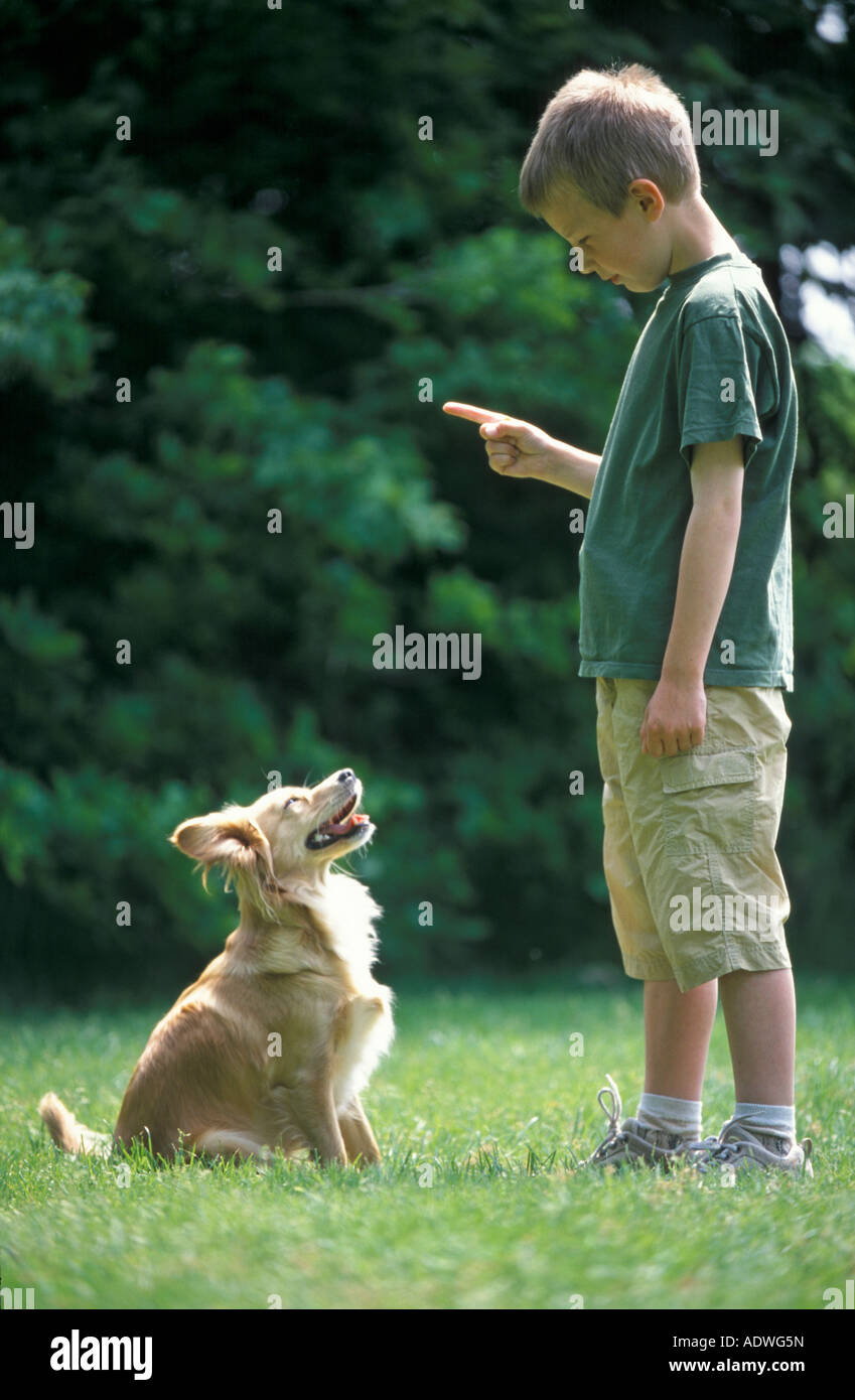Child with pet hi-res stock photography and images - Alamy