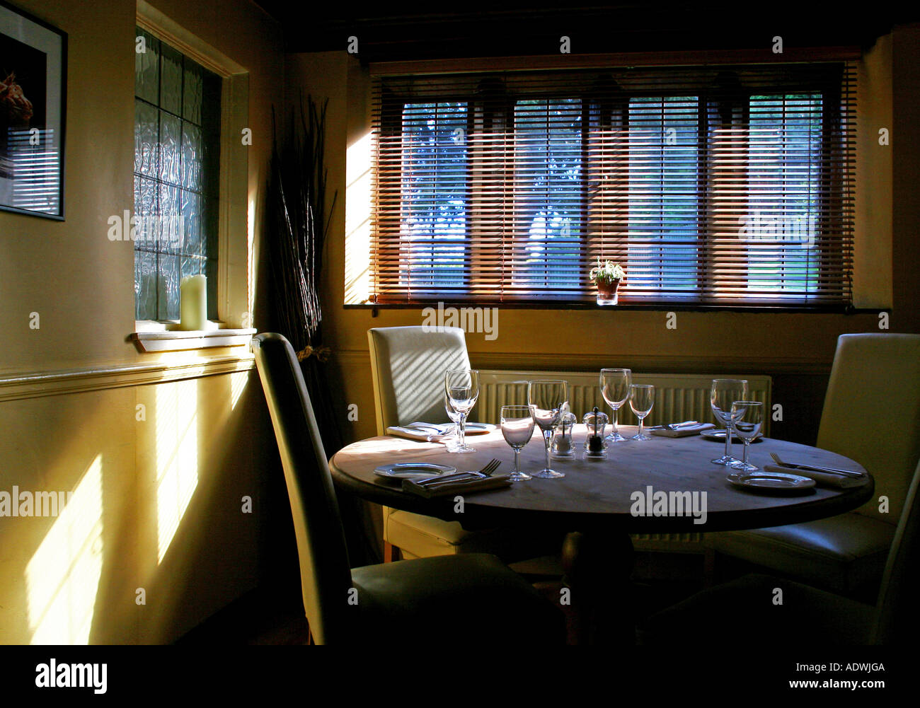 English table setting hi-res stock photography and images - Alamy