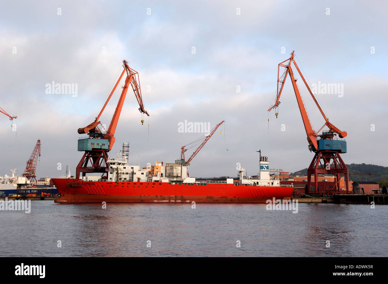 Dock side view hi-res stock photography and images - Alamy