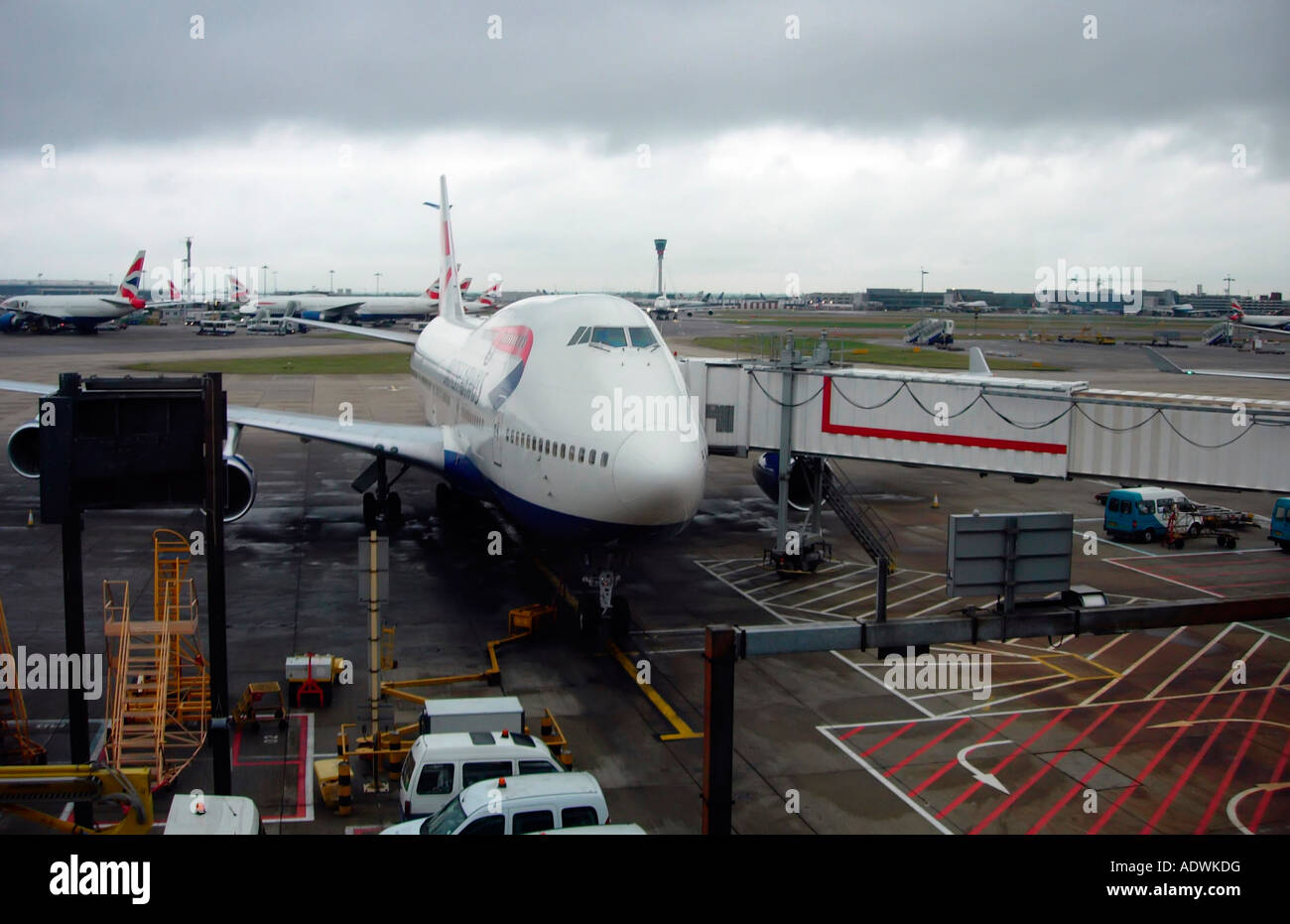 Boeing 747 Jumbo jet at London Heathrow Airport Terminal 4 Stock Photo ...