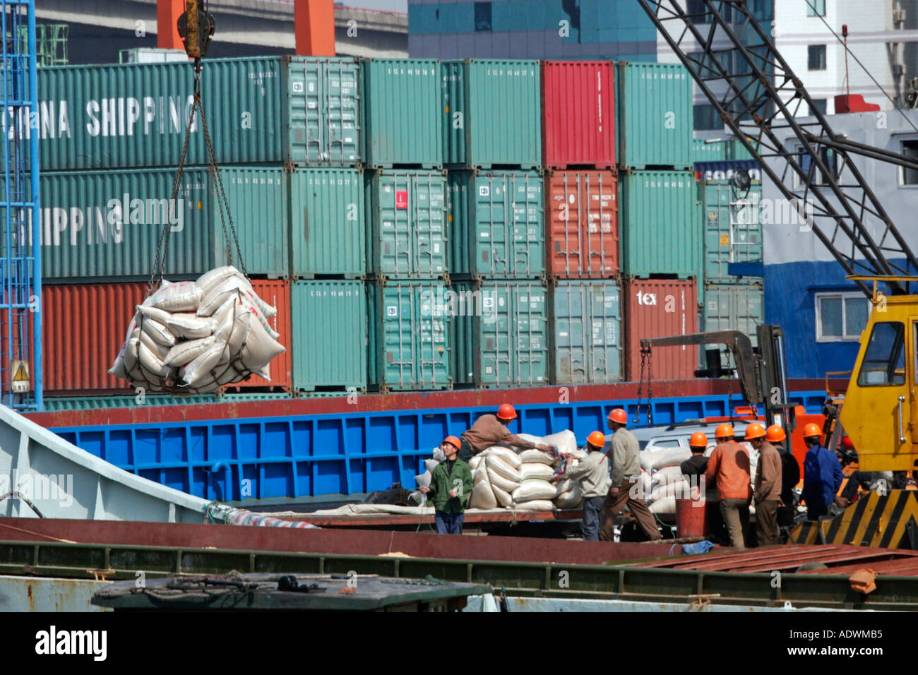 Unloading chinese cargo ship hi-res stock photography and images - Alamy