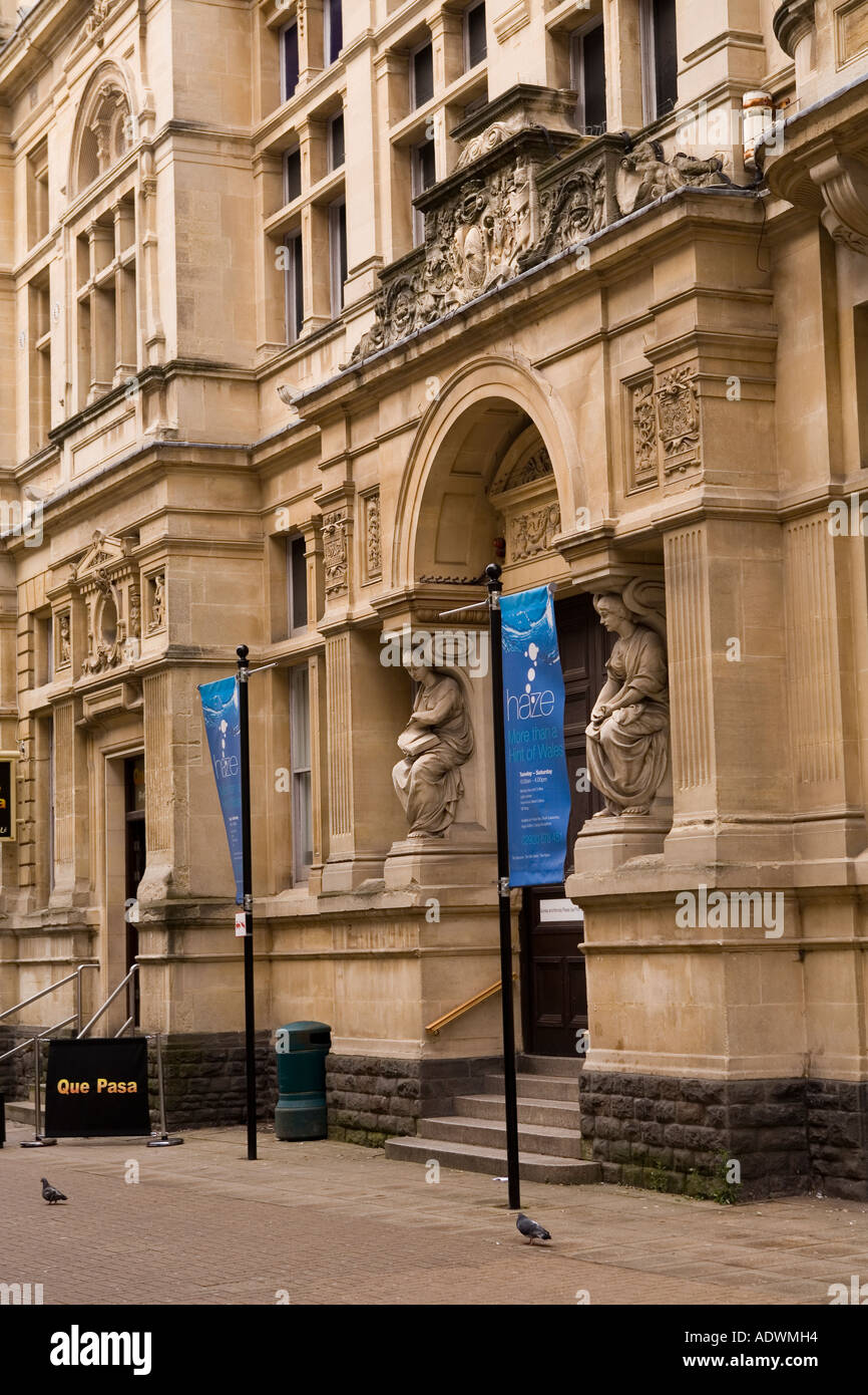 Community library cafe hi-res stock photography and images - Alamy
