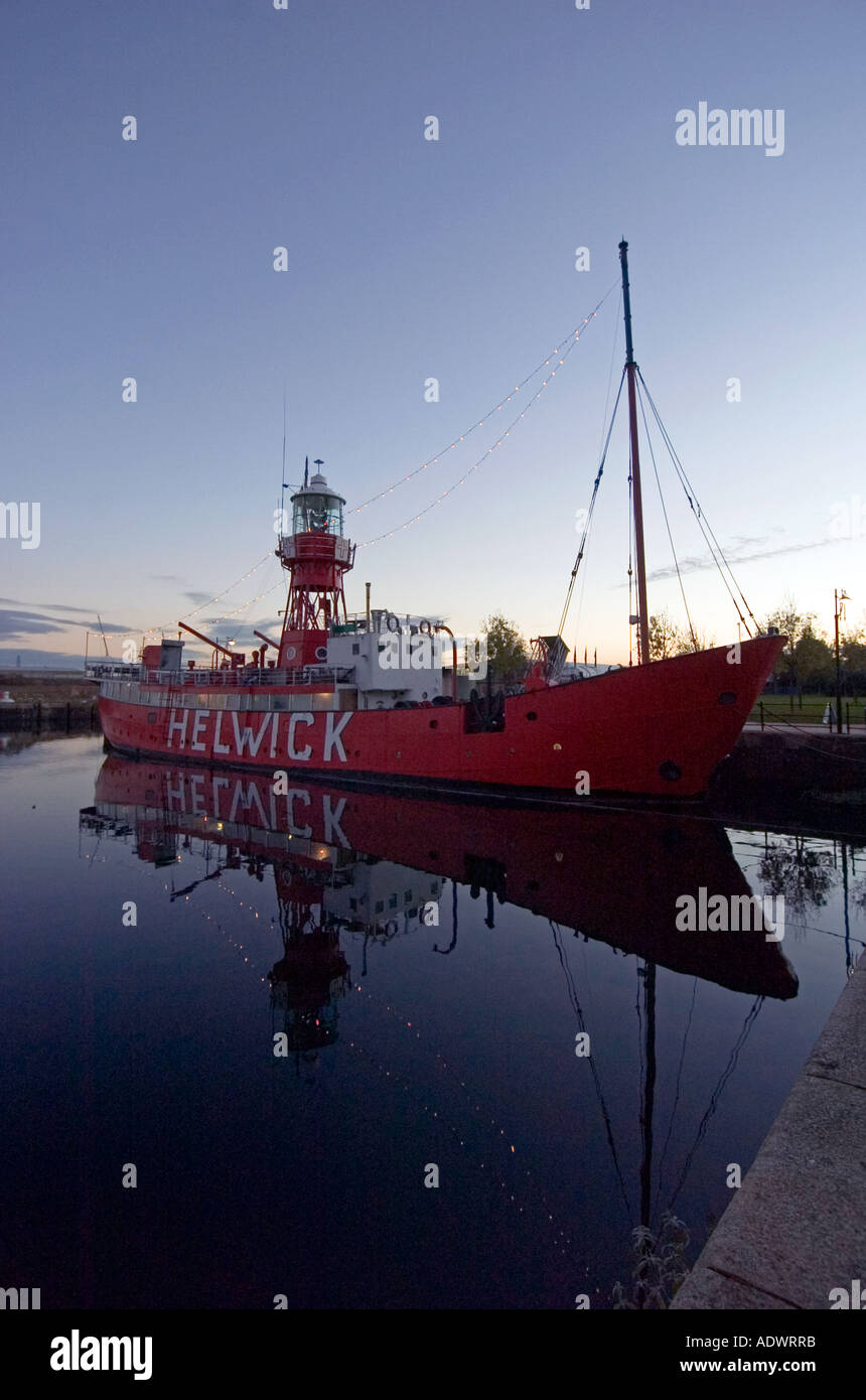 Wales cardiff bay old ship hi-res stock photography and images - Alamy